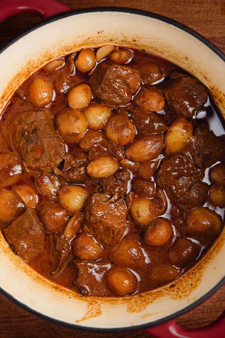 Beef Stifado (Greek beef onion stew) - Real Greek Recipes