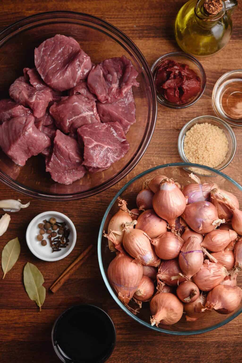 Beef Stifado (Greek beef onion stew) - Real Greek Recipes